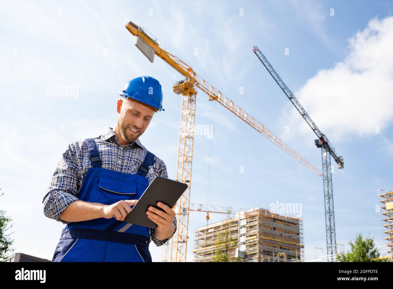 Engineer inspection crane hi-res stock photography and images - Alamy