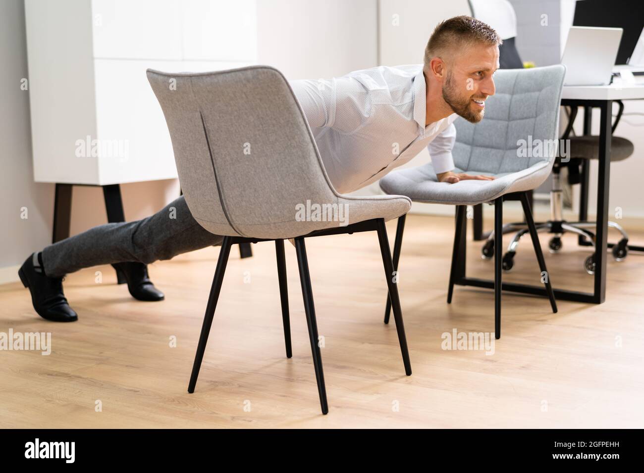 Wellbeing Workplace Exercise Workout. Healthy Office Fitness Stock ...