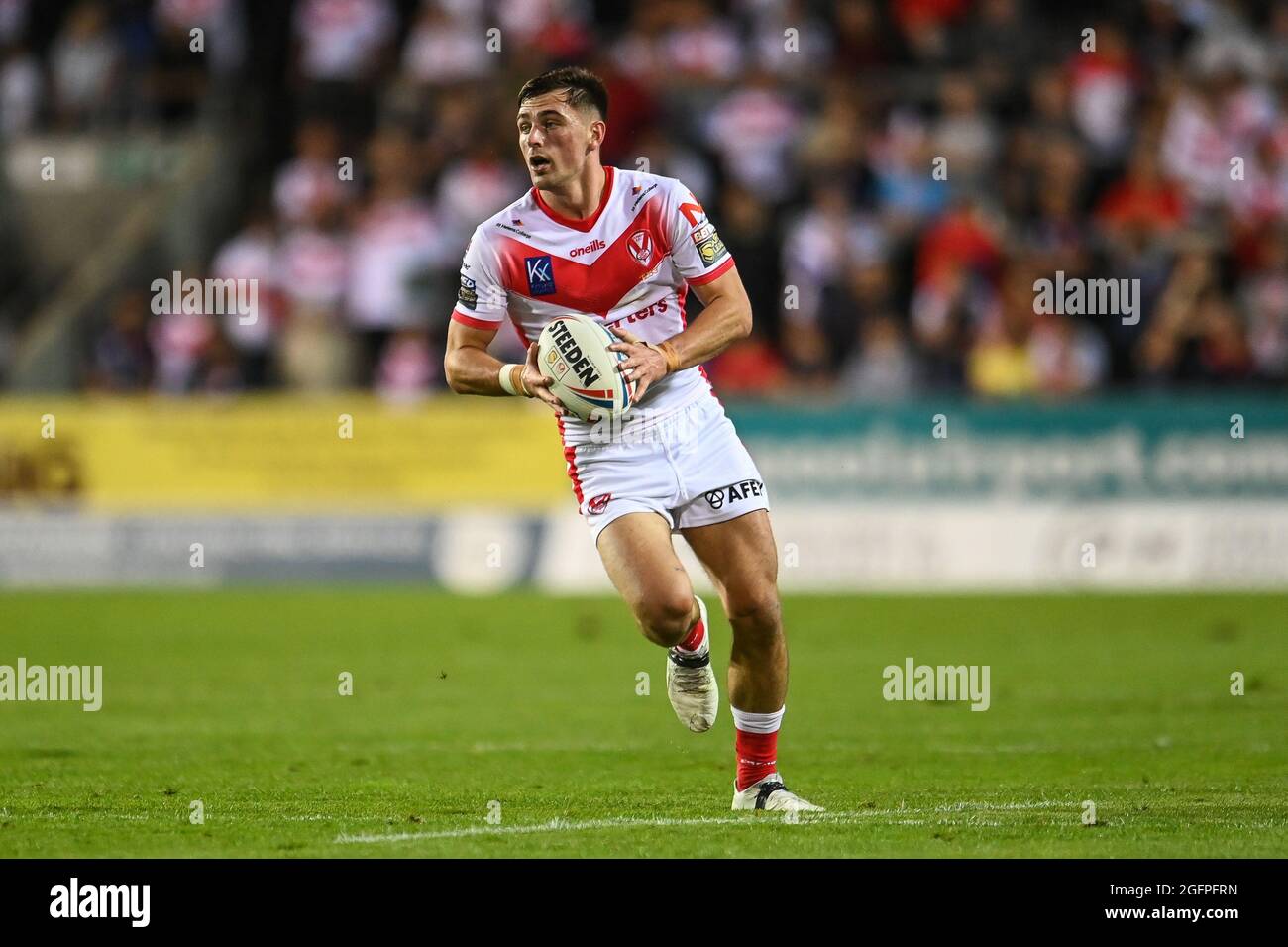 Lewis Dodd (21) of St Helens in action Stock Photo - Alamy