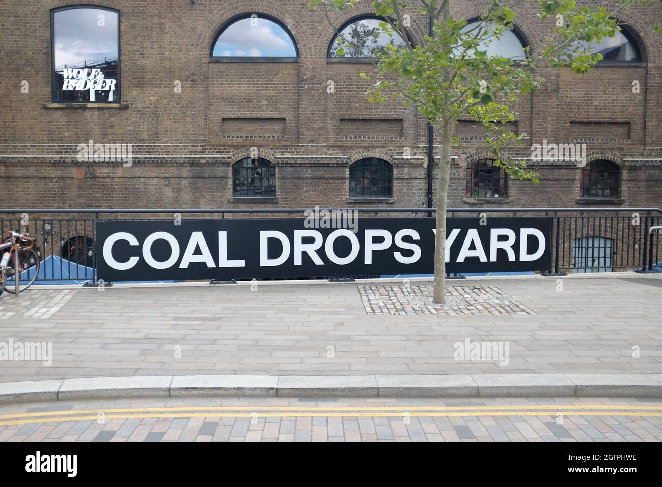 Coal drops yard entrance hi-res stock photography and images - Alamy