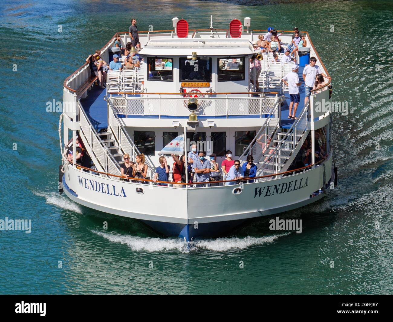 Wendella tour boat. Chicago River Stock Photo - Alamy