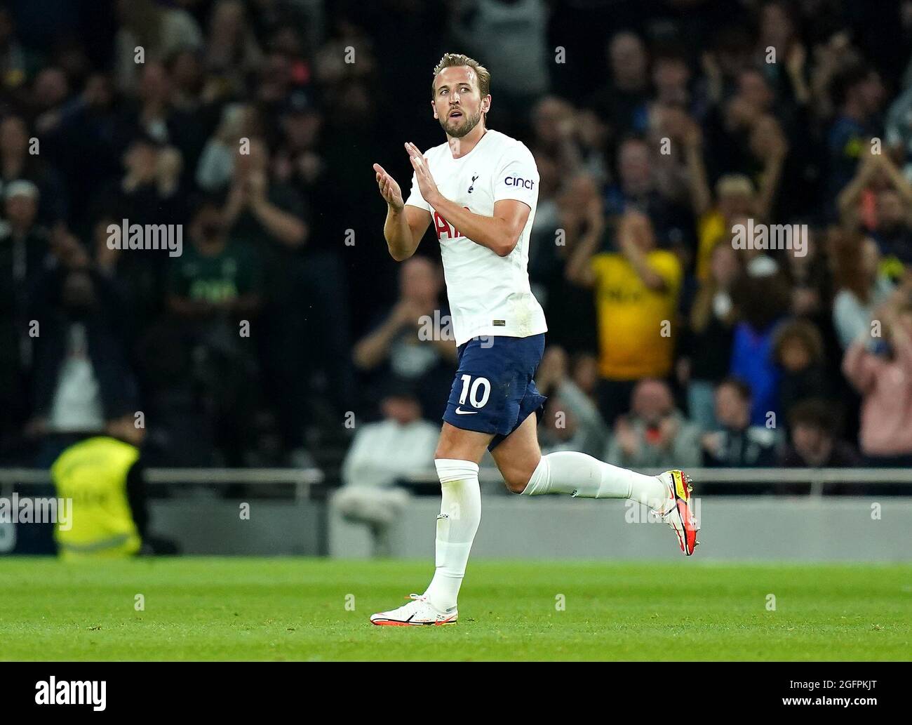 Harry kane celebrate europa hi-res stock photography and images - Alamy