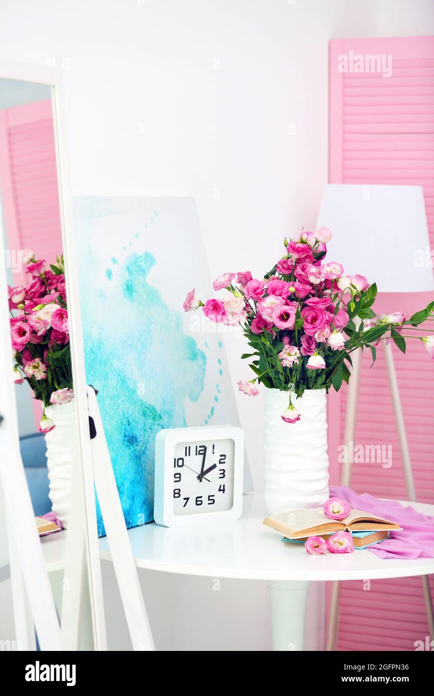Modern room interior with flower bouquet on table Stock Photo - Alamy