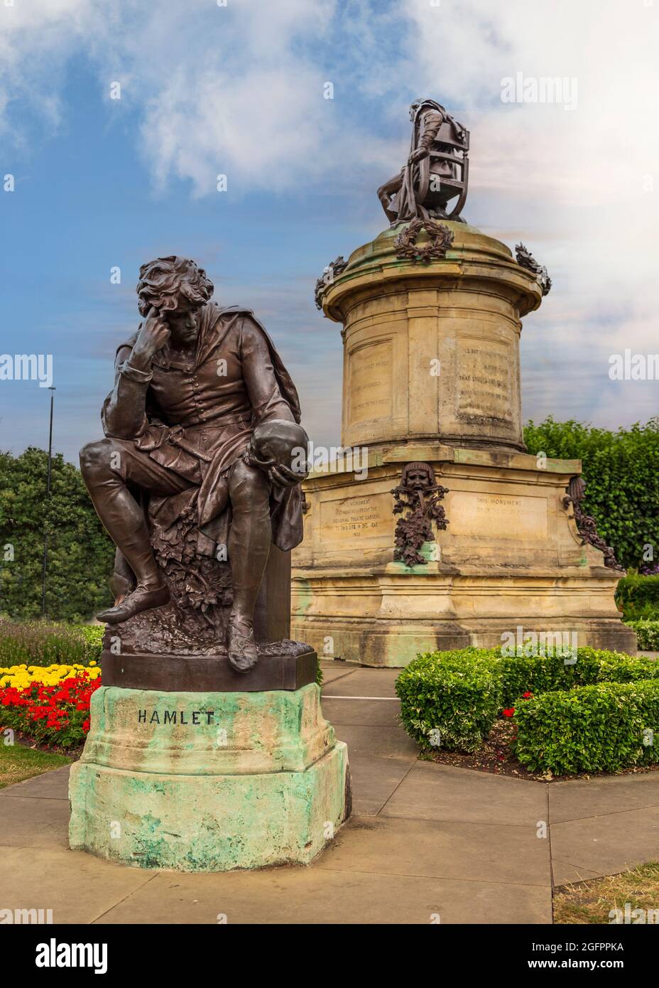 Statue of Hamlet with Shakespeare statue in background, Stratford upon ...