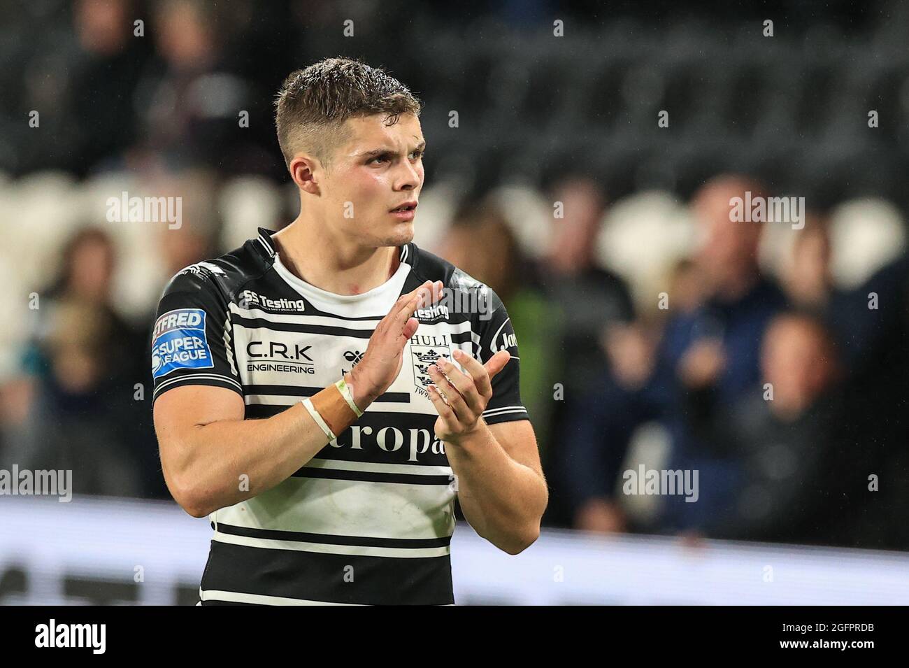 Cameron Scott (24) of Hull FC applauds the fans Stock Photo - Alamy