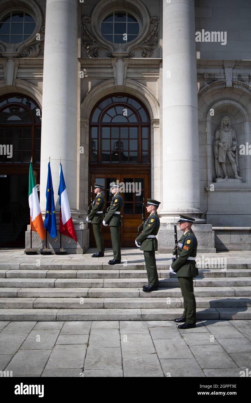 Irish military as French President Emmanuel Macron meets Ireland Prime ...