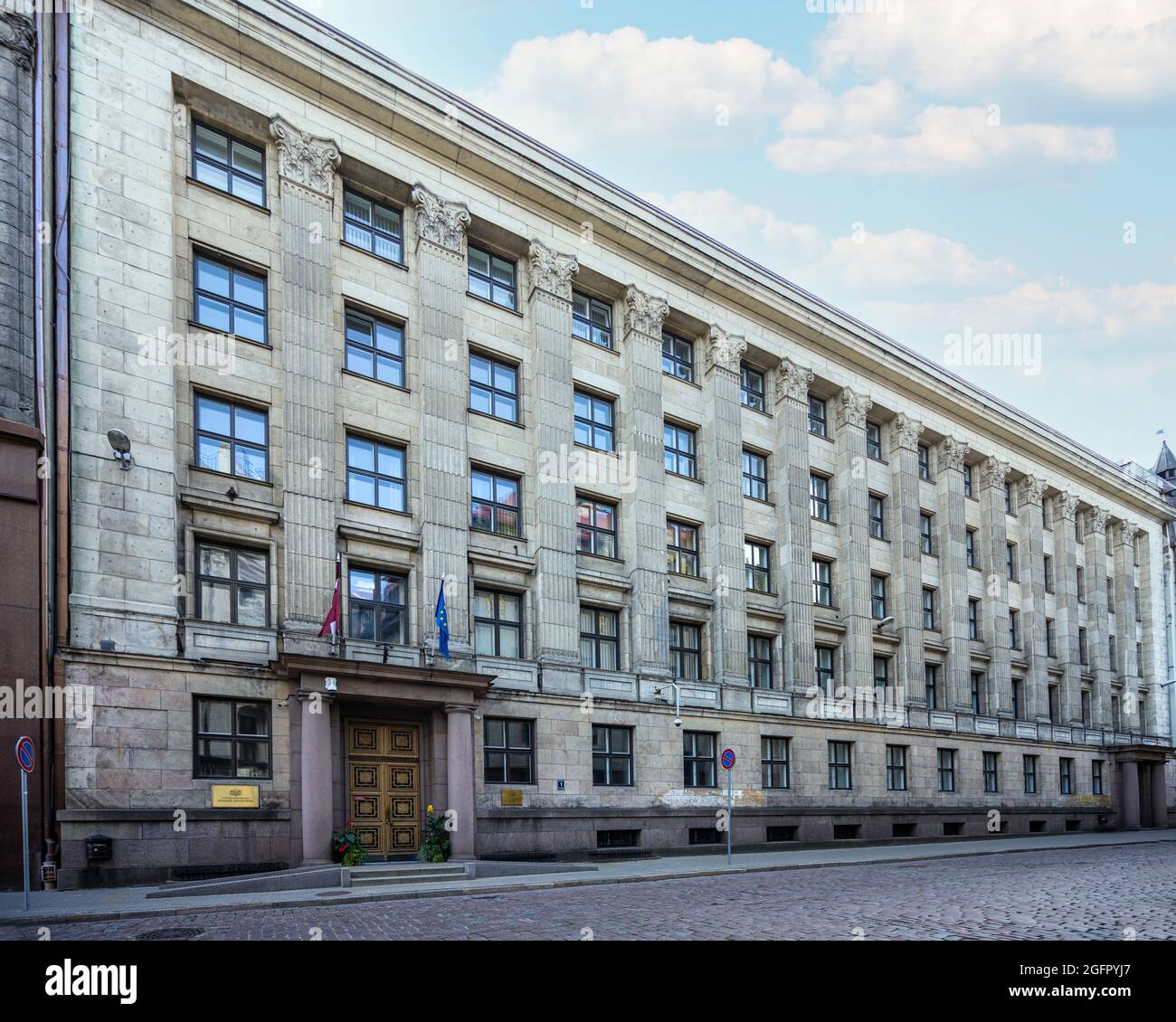 Fiscal institution hi-res stock photography and images - Alamy