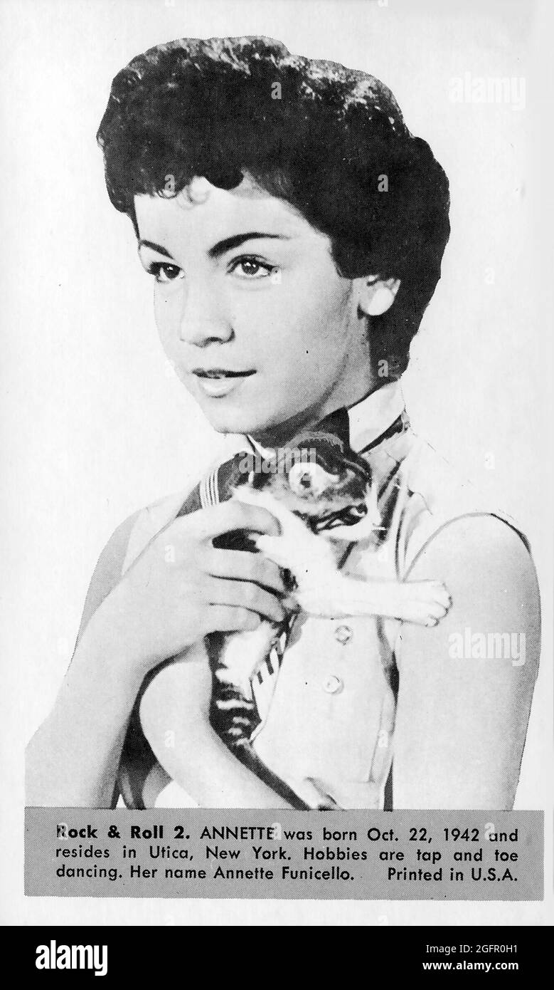 Female singer 1960s hi-res stock photography and images - Alamy