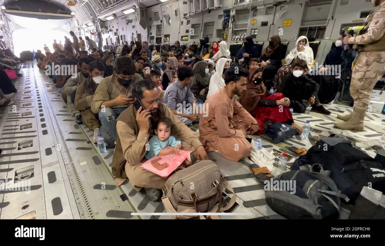 Kabul, Afghanistan. 26th Aug, 2021. Refugees are evacuated from Hamid ...