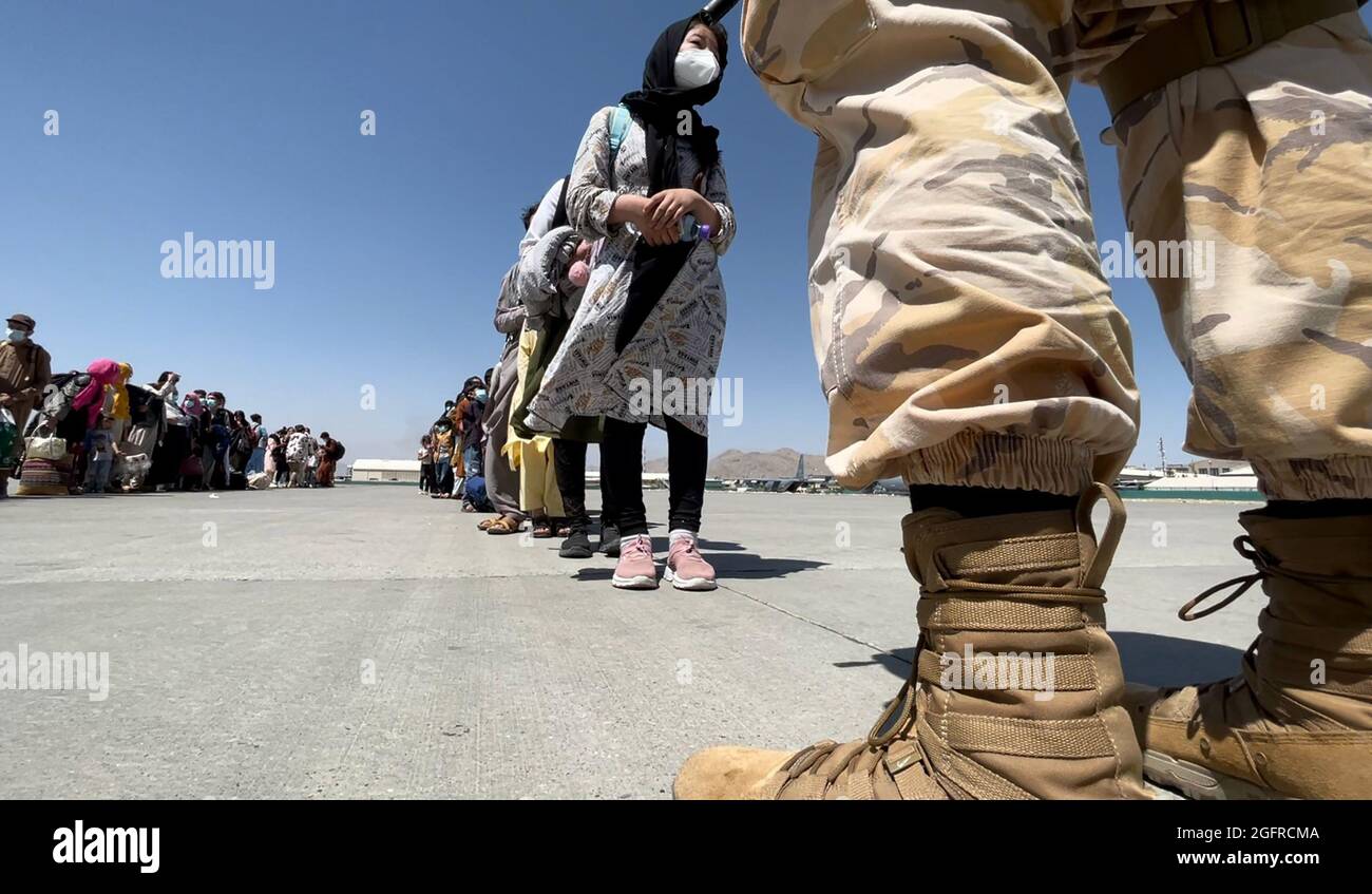 Kabul, Afghanistan. 26th Aug, 2021. Refugees are evacuated from Hamid ...