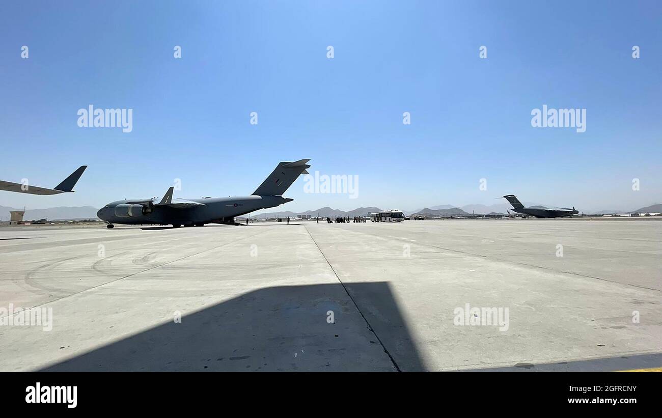 Kabul, Afghanistan. 26th Aug, 2021. Refugees are evacuated from Hamid ...