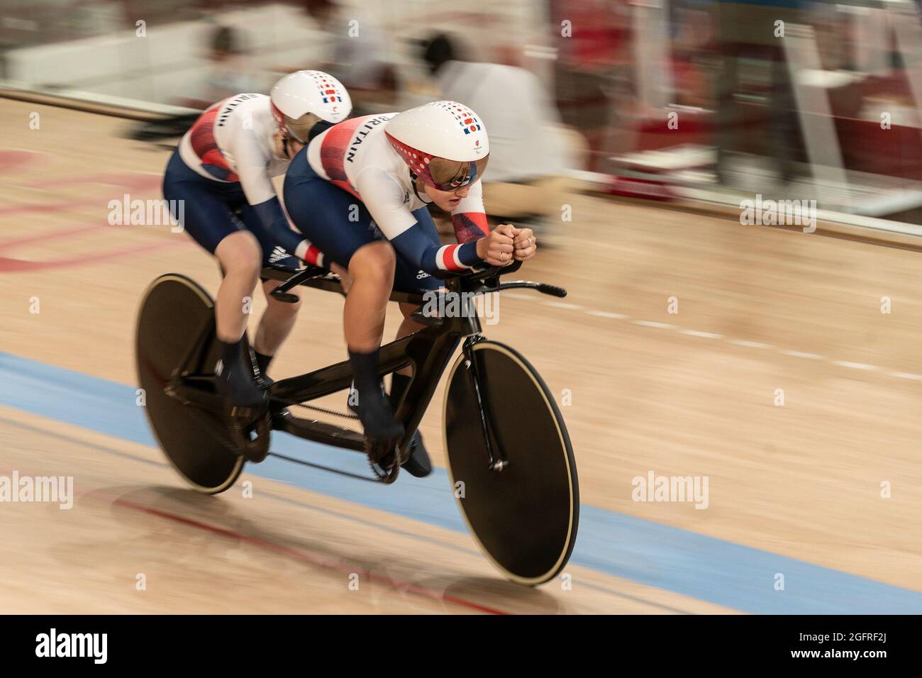 Tokyo, Japan. 26th Aug, 2021. Sophie Unwin and pilot Jenny Holl of ...