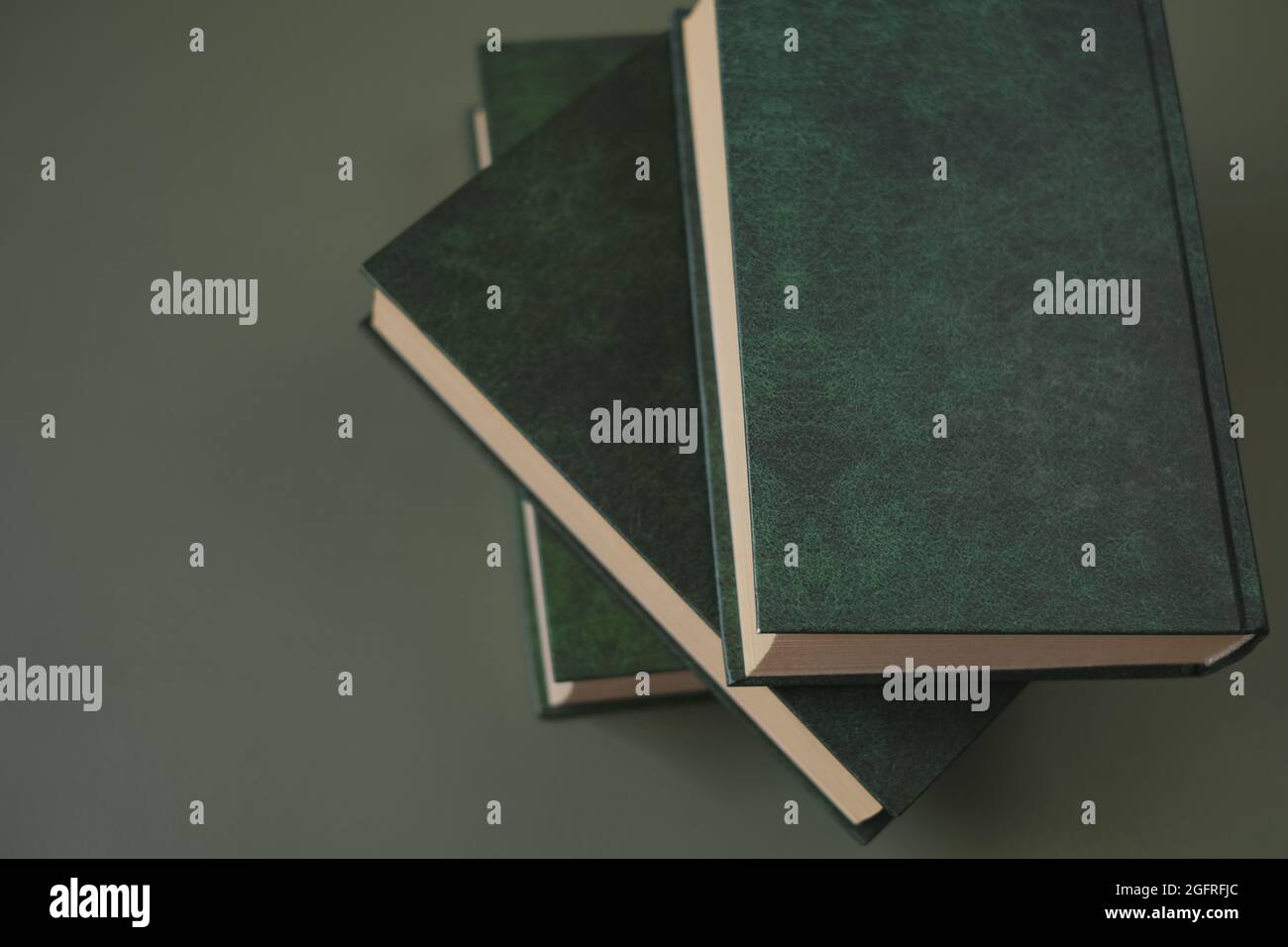 Green covers hi-res stock photography and images - Alamy