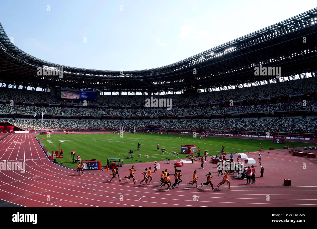 General view of the Men's 5000m - T11 Final during day three of the ...