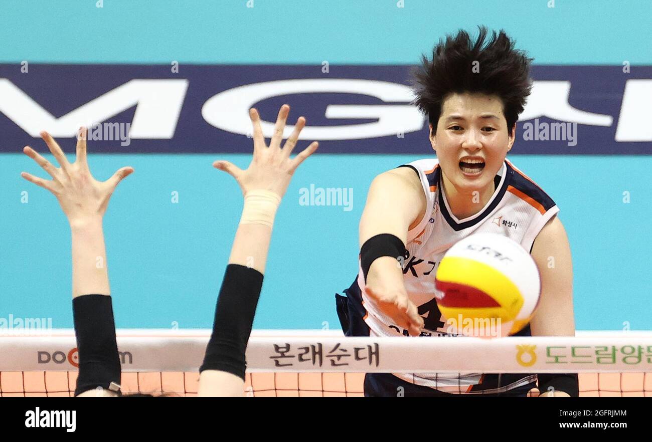 27th Aug, 2021. Kim Hee-jin in action Kim Hee-jin of the IBK Altos spikes the ball during a ...