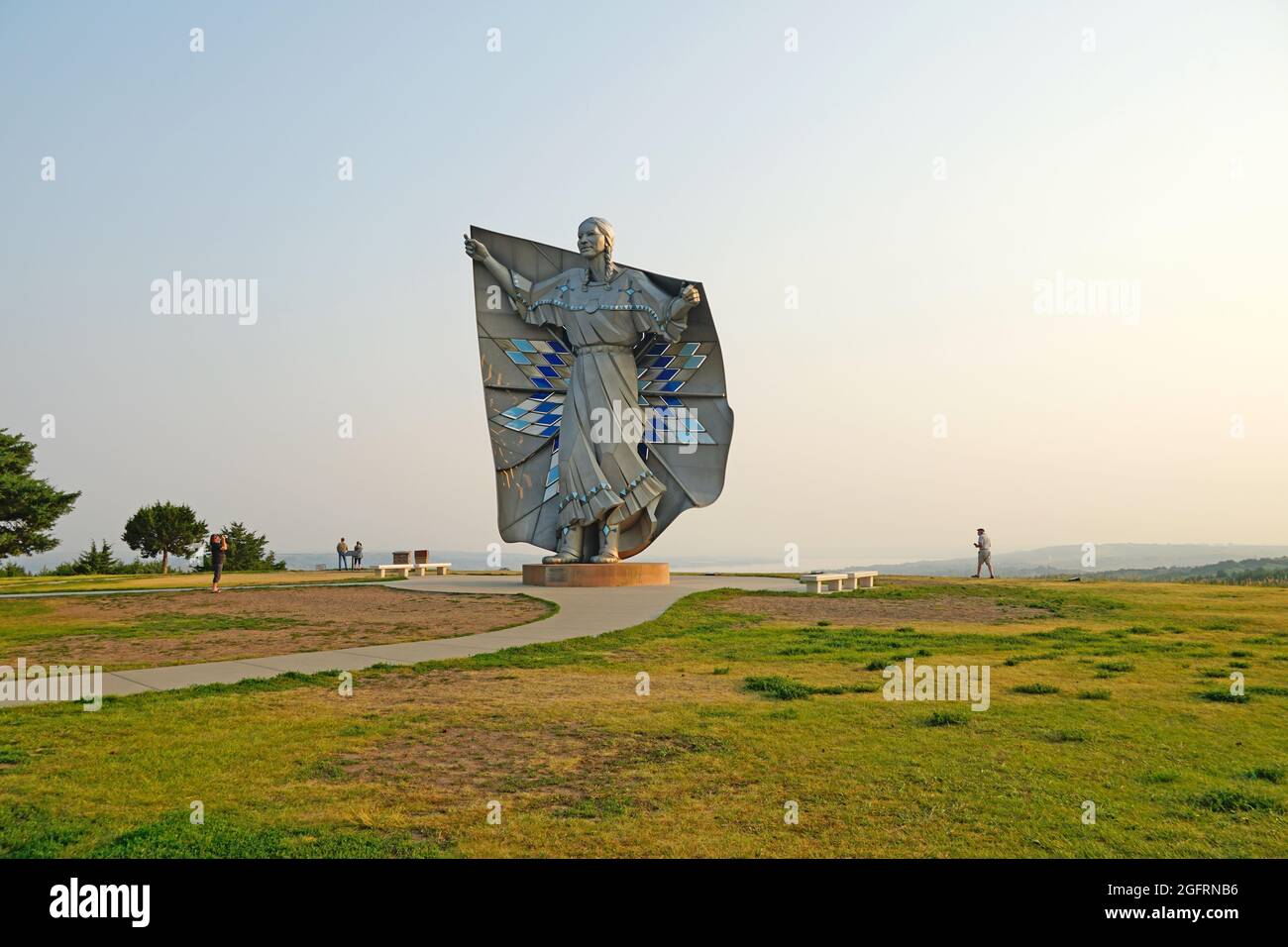 Dignity Statue of Native American women Stock Photo - Alamy