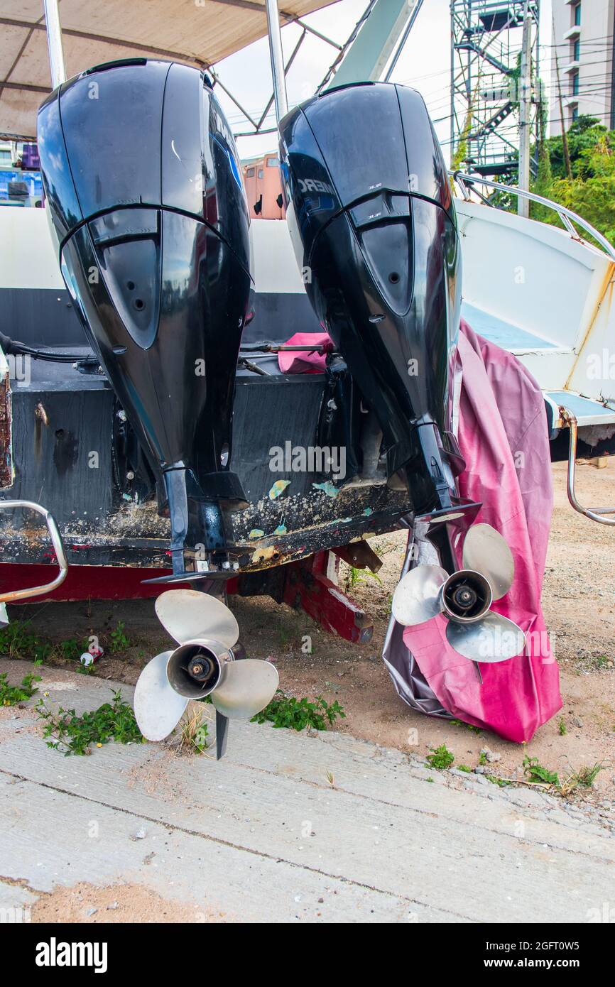 Outboard motor out board hi-res stock photography and images - Alamy