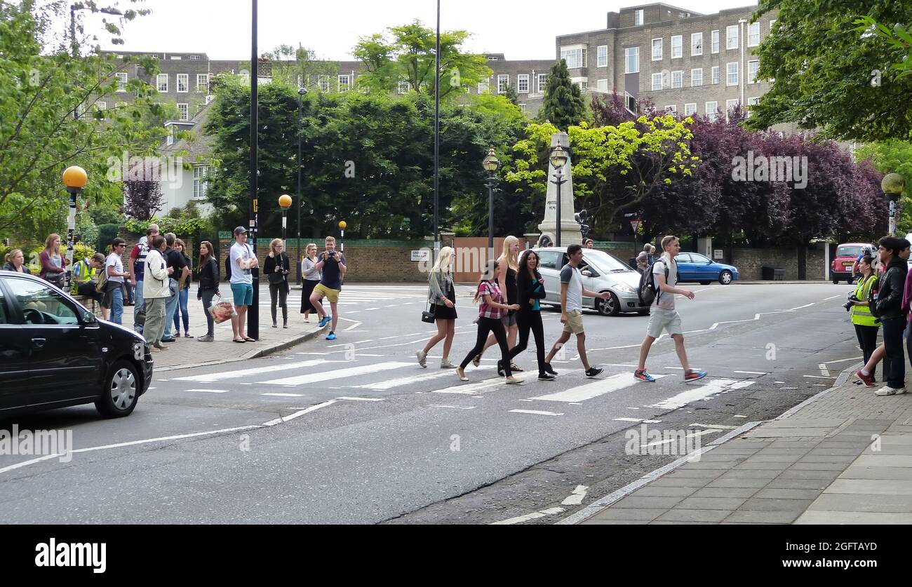 Abbey road album beatles recording hi-res stock photography and images ...