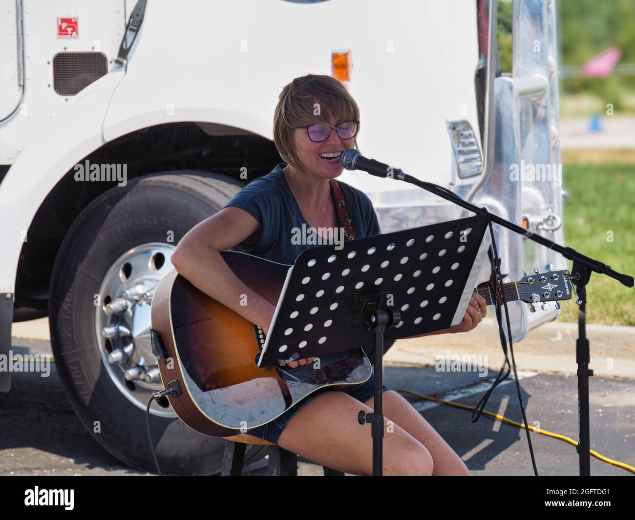 SPRING HILL, UNITED STATES - Aug 07, 2021: A shot of a woman singing ...