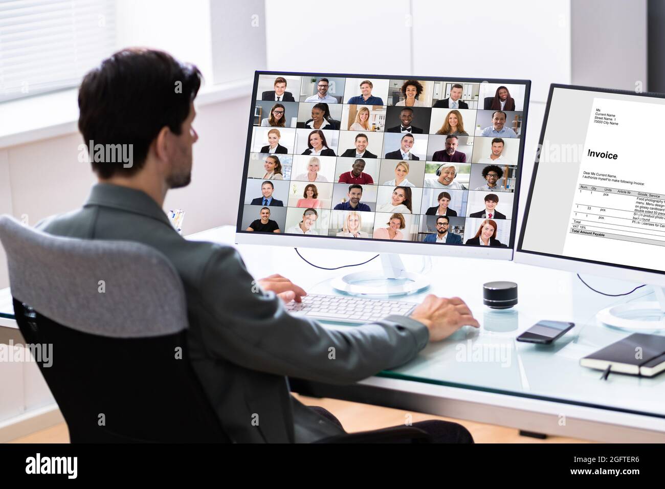 Software training hi-res stock photography and images - Alamy