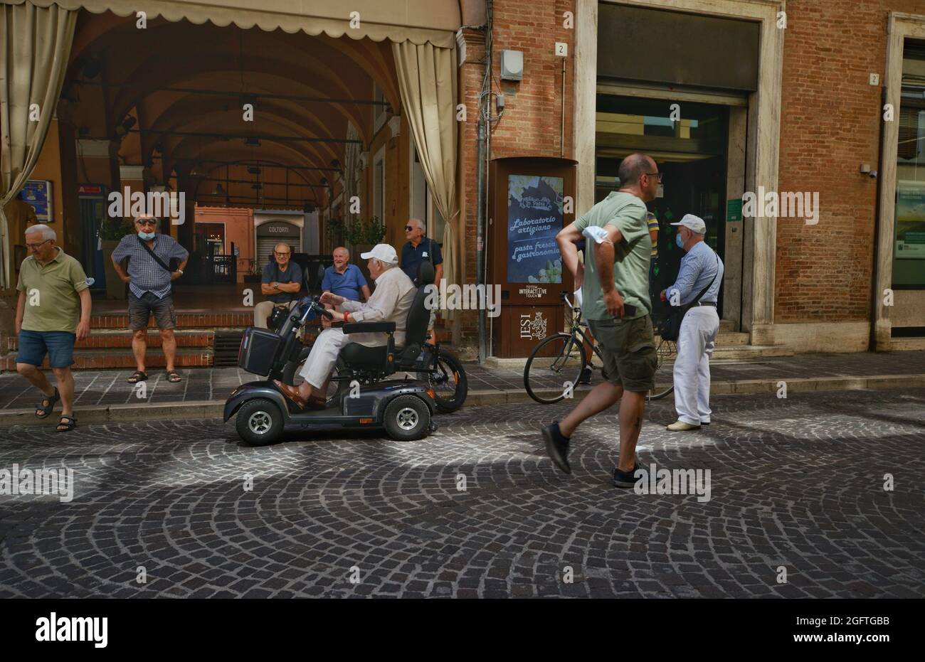Old men friends group in hi-res stock photography and images - Alamy