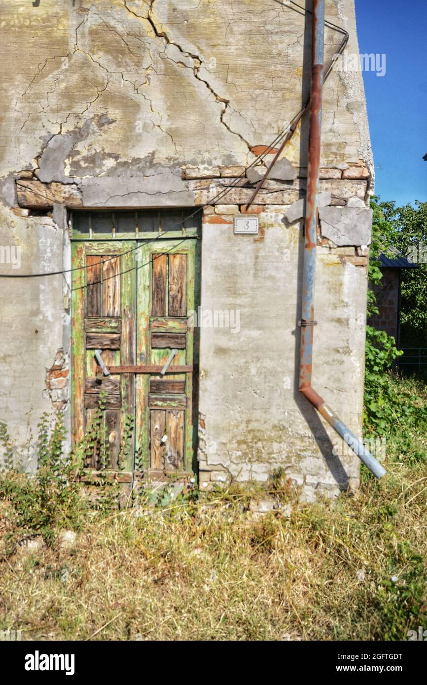 Damaged entrance gate hi-res stock photography and images - Alamy