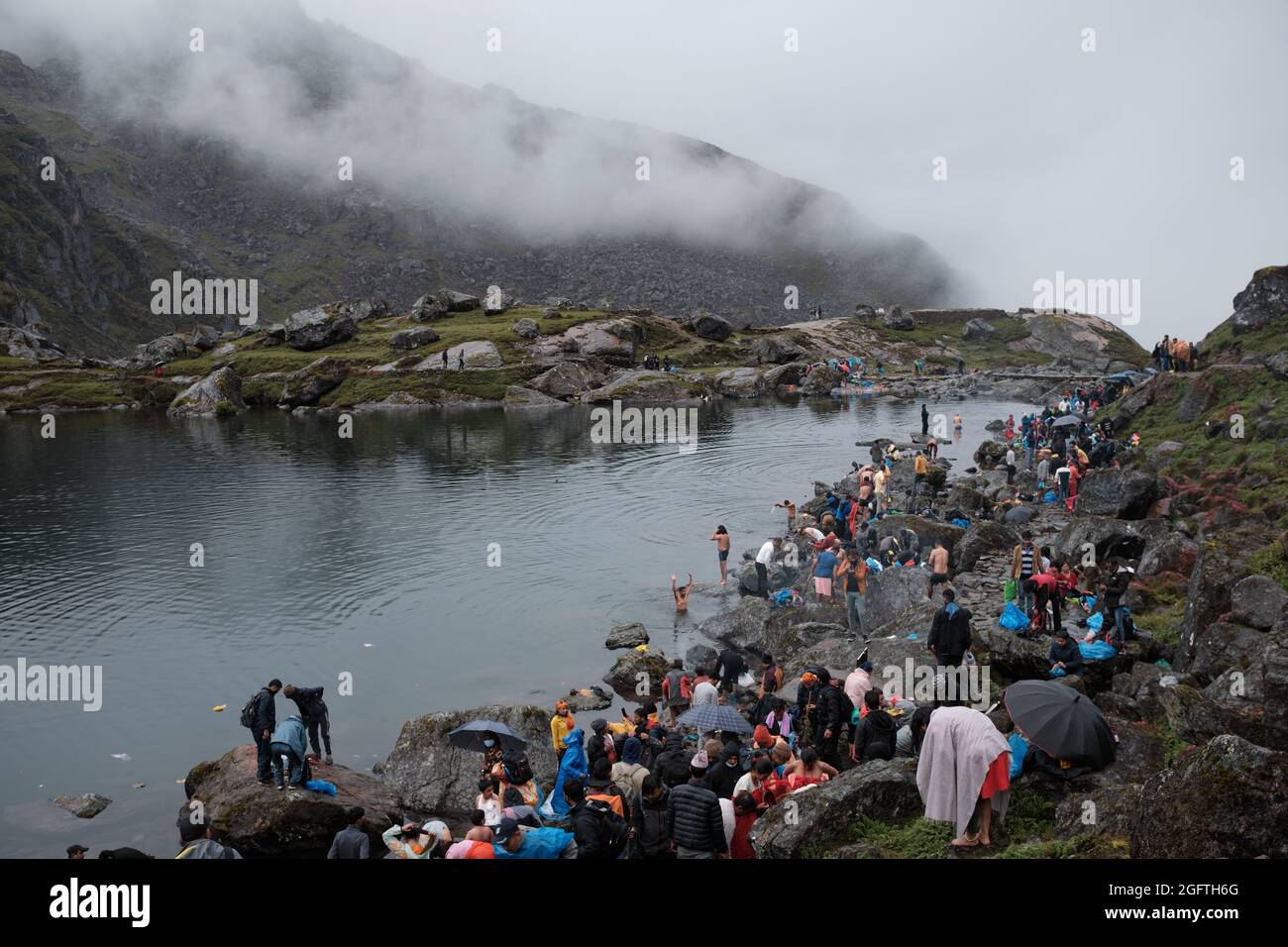 Pilgrims performing rituals on the day of Janai Purnima at Nepal's ...