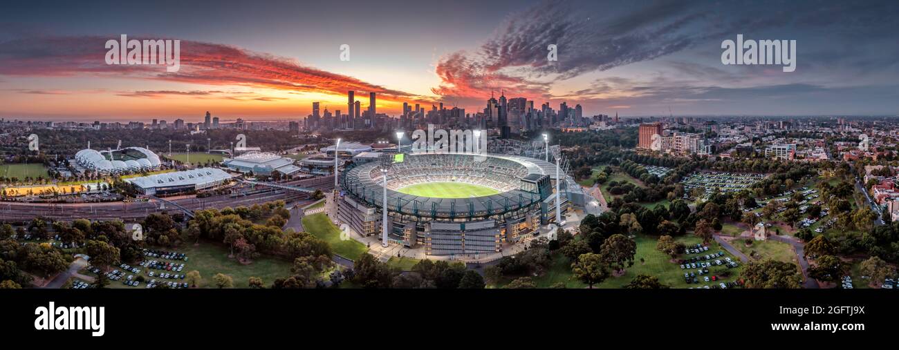 Afl football ground hi-res stock photography and images - Alamy