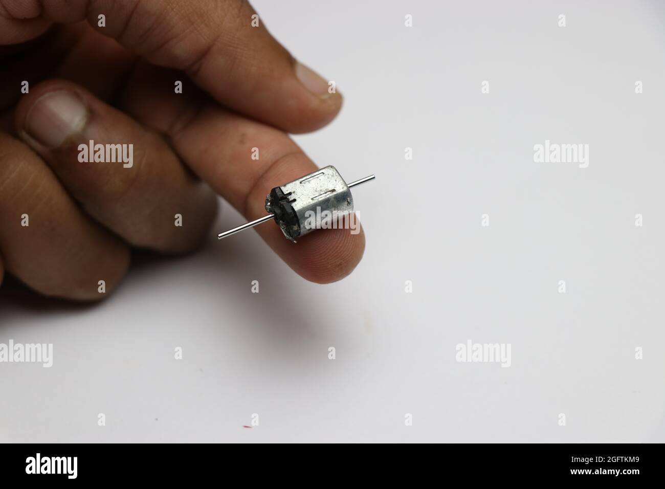 Micro servo motor which is modified to work like dual shaft dc motor ...