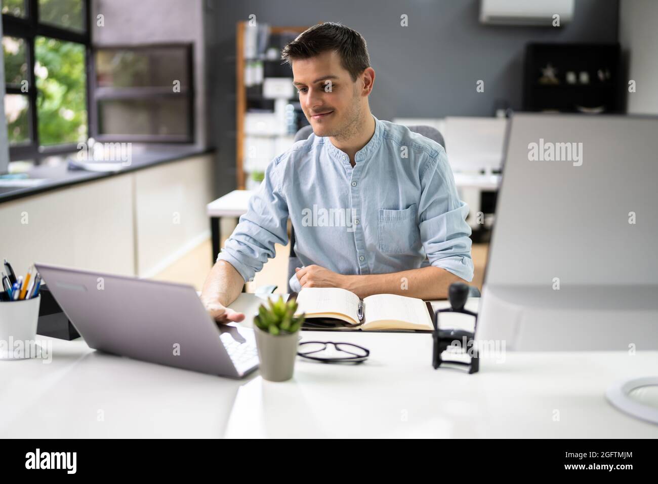 Interview training hi-res stock photography and images - Alamy