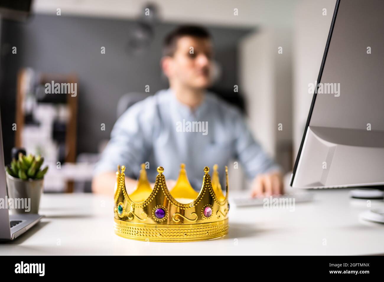 Manager Boss Man Wearing King Crown In Office Stock Photo - Alamy
