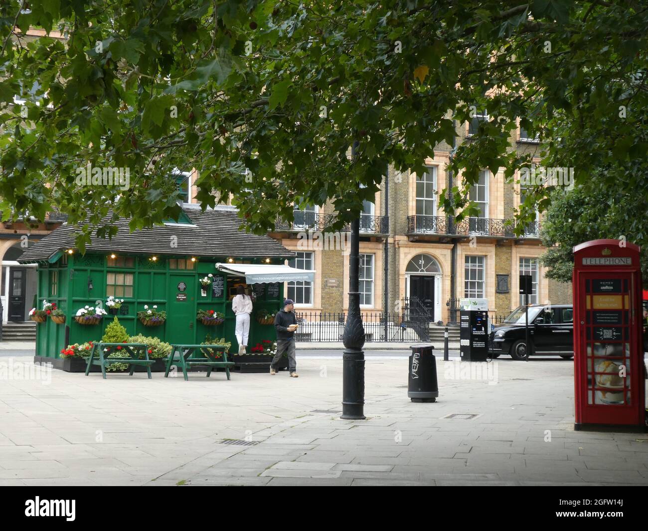 Russell Square cabmans shelter and cafe in London Stock Photo - Alamy