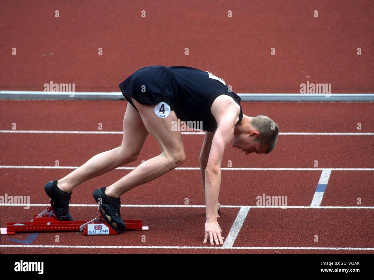 Boy race track start position hi-res stock photography and images - Alamy