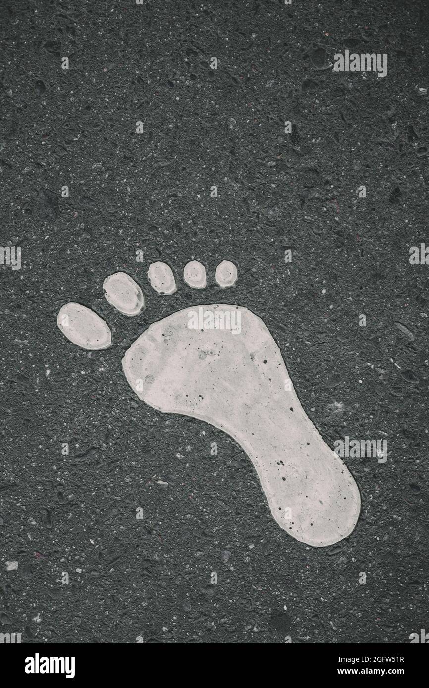 Foot print paint hi-res stock photography and images - Alamy