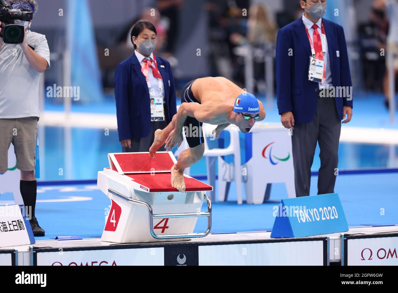RAIMONDI Stefano (ITA) swims in the Men's 100m Breaststroke - SB9 Final ...