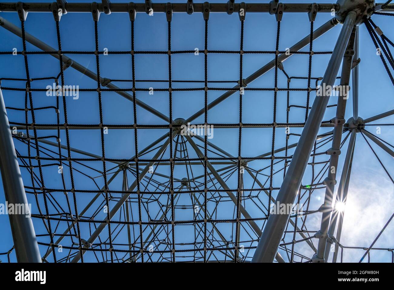 Climbing scaffold, climbing pyramid, symbolic image Network, networking ...