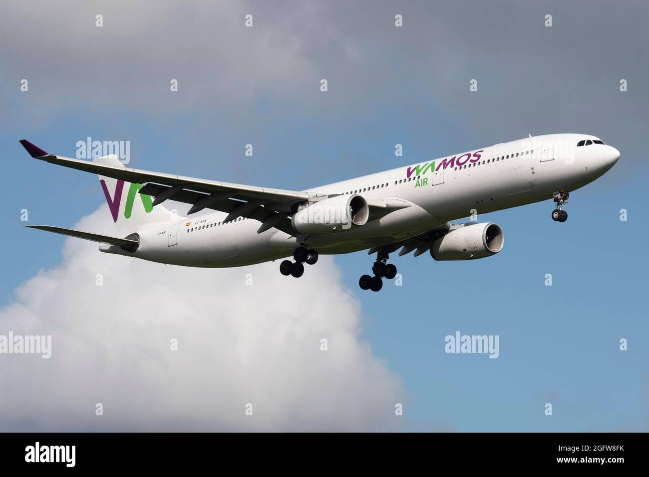 Chartered airline hi-res stock photography and images - Alamy