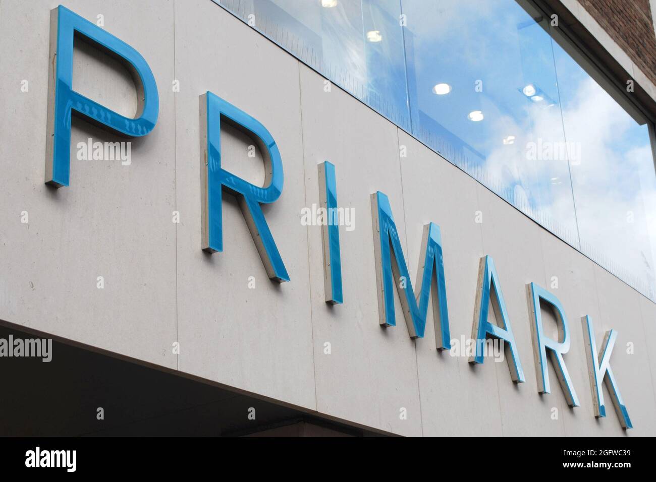 Primark sign hi-res stock photography and images - Alamy