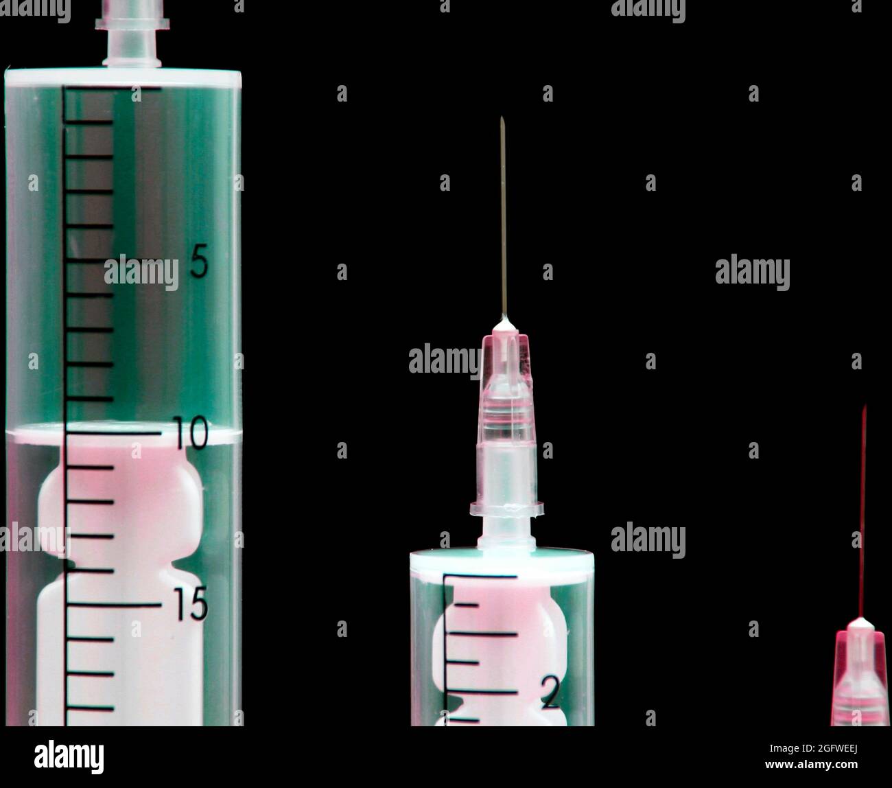 Hypodermic syringes hi-res stock photography and images - Alamy