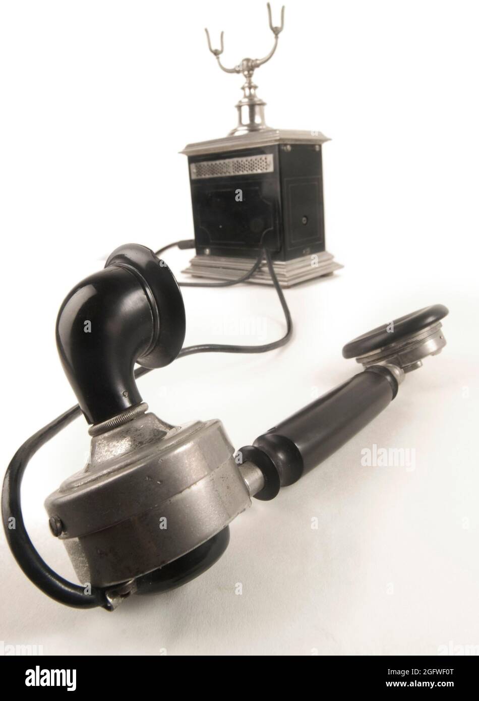 Corded telephones hi-res stock photography and images - Alamy