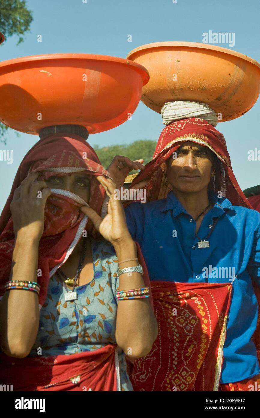 Indian workers hi-res stock photography and images - Alamy