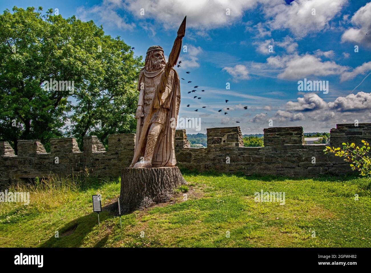 Lord Rhys sculpture (carving) by Simon Hedger at Cardigan Castle. UK ...