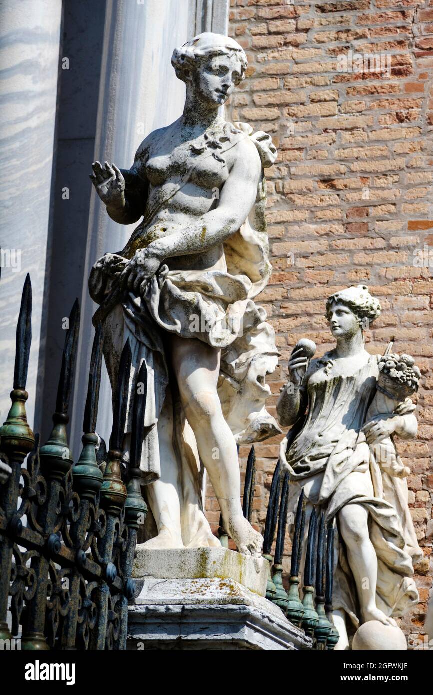 Arsenale di Venezia: Entry gate statue Stock Photo - Alamy