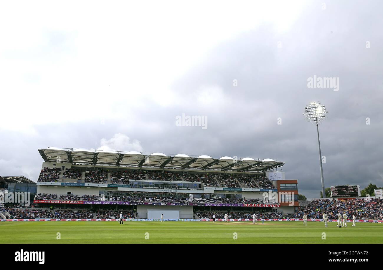 Headingley cricket ground stands hi-res stock photography and images ...