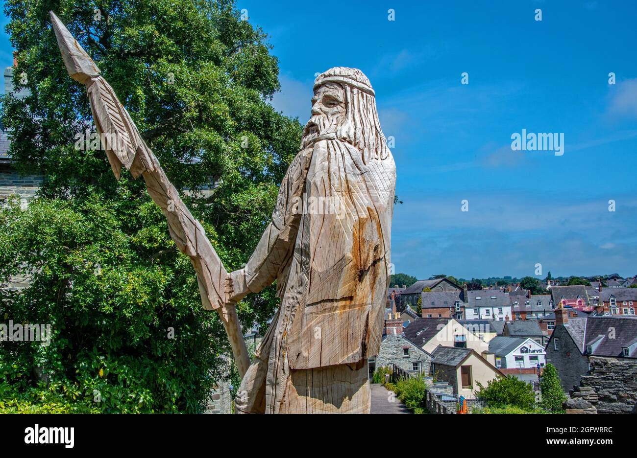 Lord Rhys sculpture (carving) by Simon Hedger at Cardigan Castle. UK ...