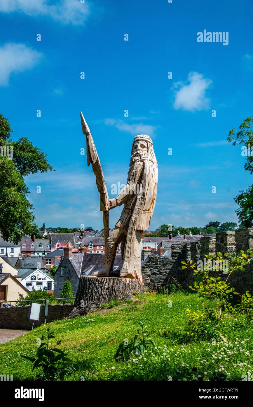 Lord Rhys sculpture (carving) by Simon Hedger at Cardigan Castle. UK ...