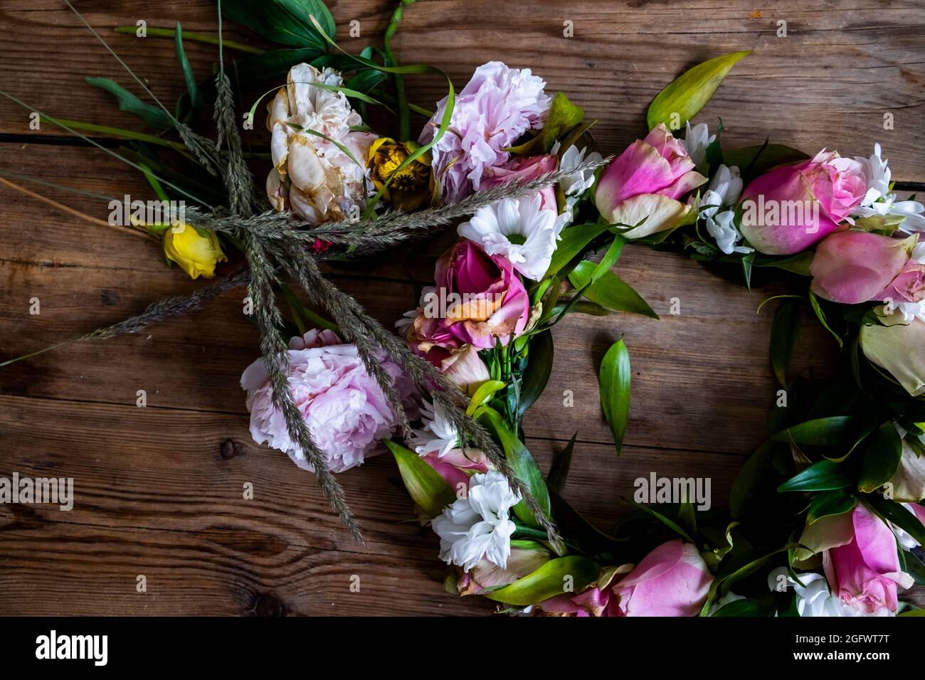 Flower to the left hi-res stock photography and images - Alamy