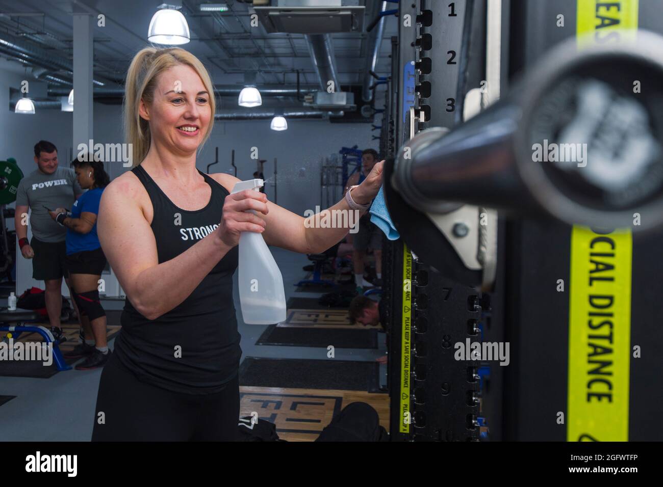 Lift Gym owners Andy Smith and Laura Morrison in Edinburgh clean ...