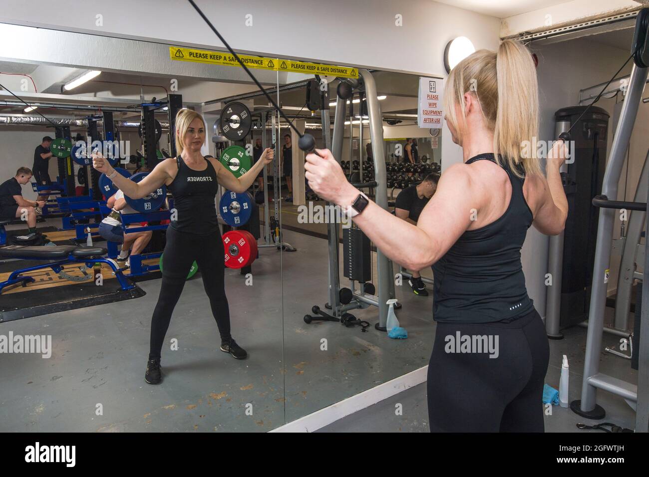 Lift Gym owners Andy Smith and Laura Morrison in Edinburgh clean ...