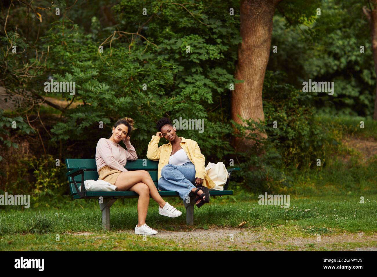 Friendship bench hi-res stock photography and images - Alamy